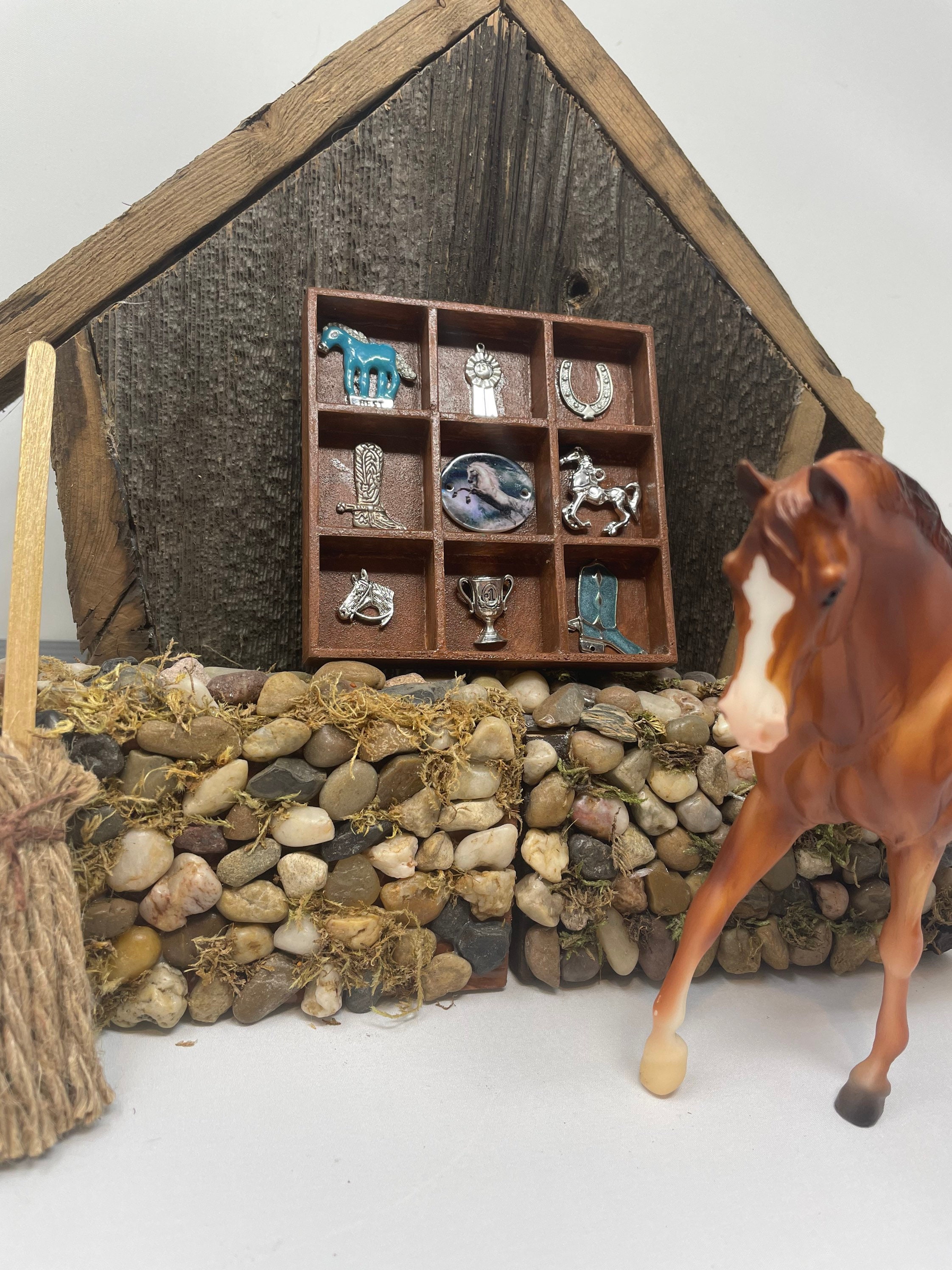 Breyer Horse Trophy Case Model Horse Trophy Case Breyer Horse Barn ...