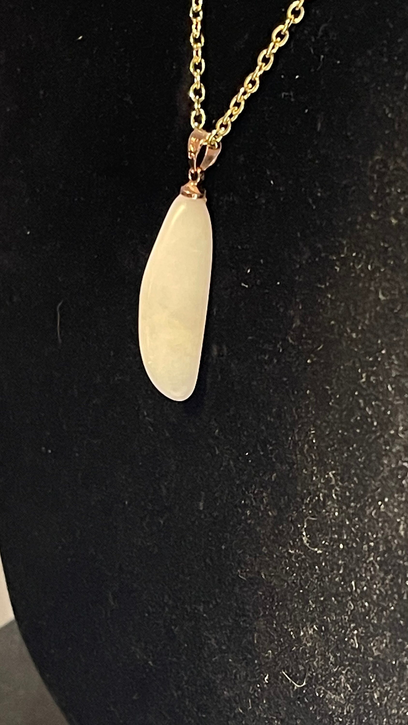 Crazy Beautiful Flawless Snow Quartz or Chalcedony Necklace. Massive ...