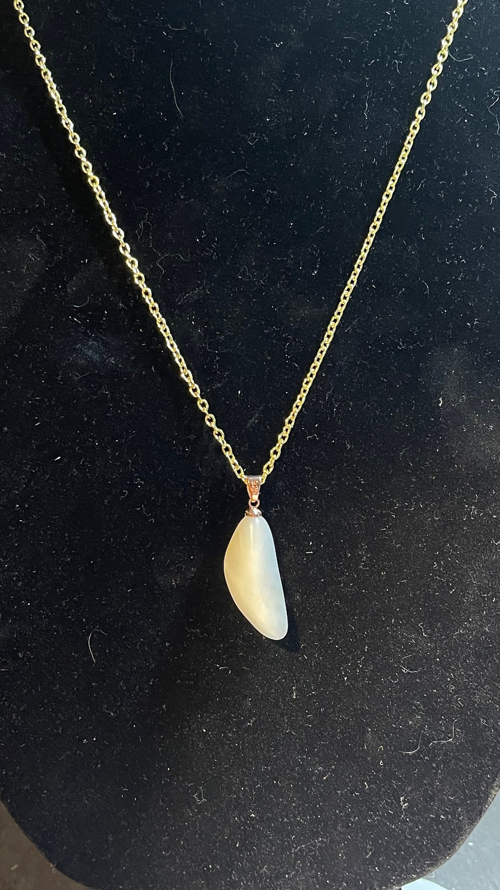 Crazy Beautiful Flawless Snow Quartz or Chalcedony Necklace. Massive ...
