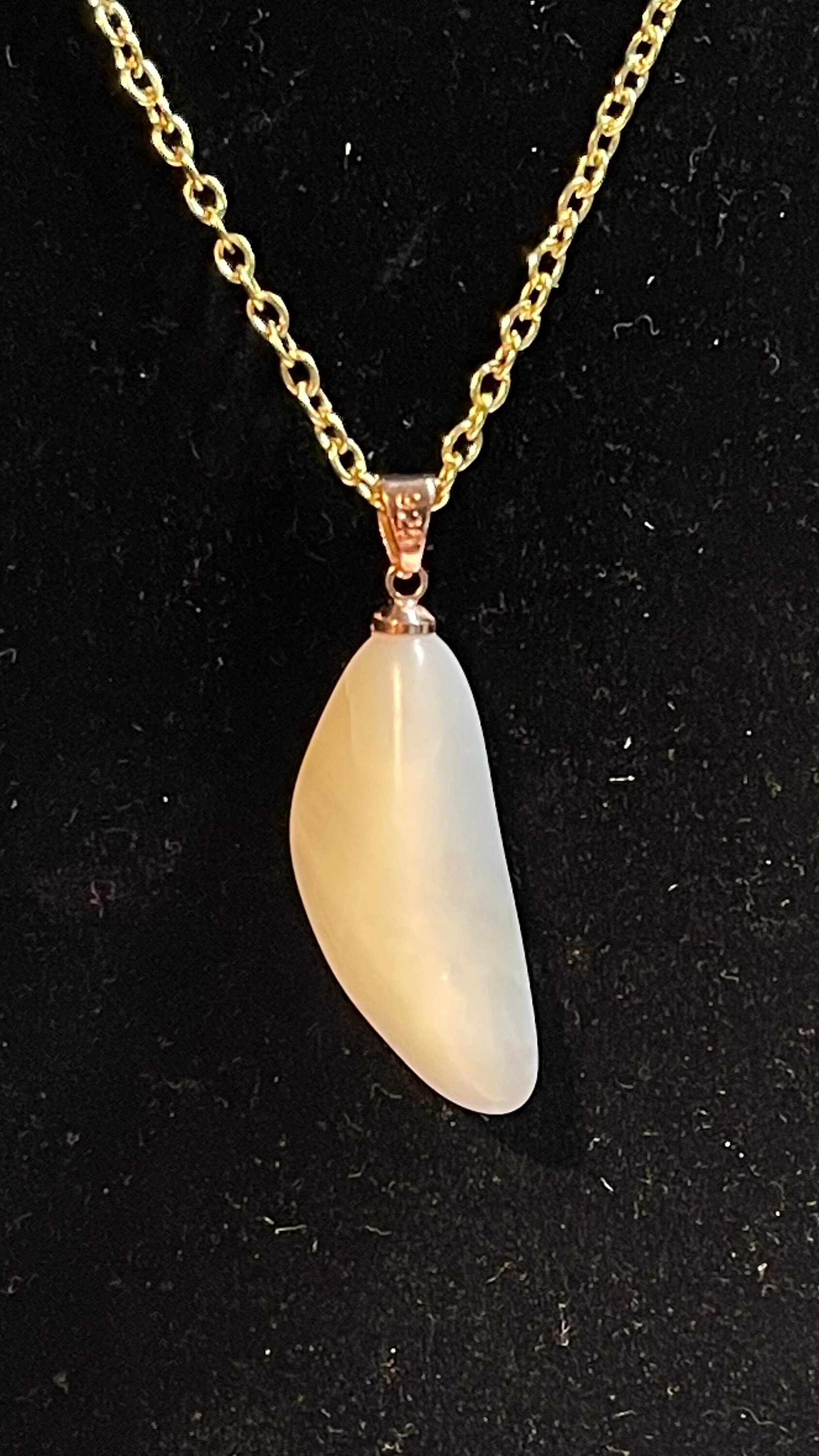 Crazy Beautiful Flawless Snow Quartz or Chalcedony Necklace. Massive ...
