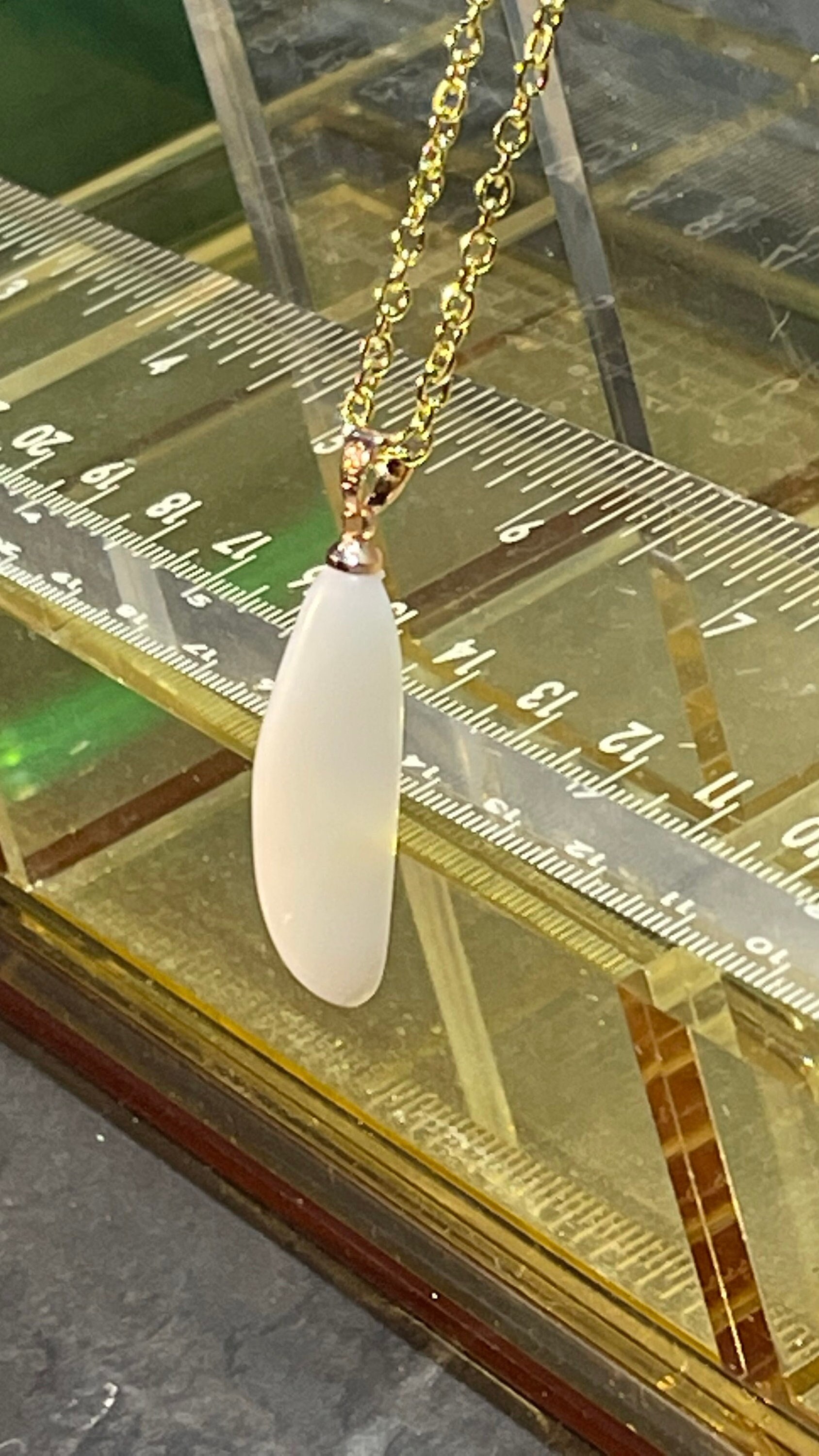 Crazy Beautiful Flawless Snow Quartz or Chalcedony Necklace. Massive ...