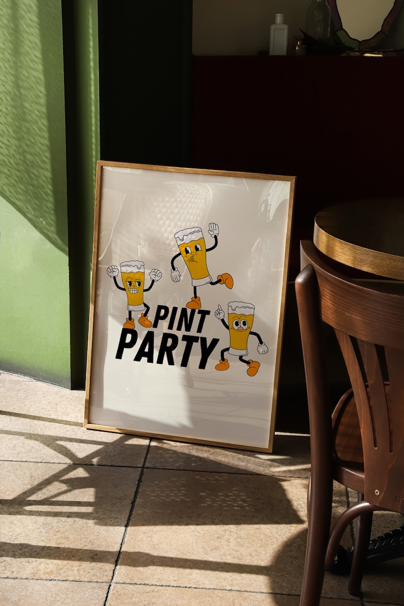 Pint Party Fun Retro Character Print - Trendy Retro Aesthetic Kitchen ...