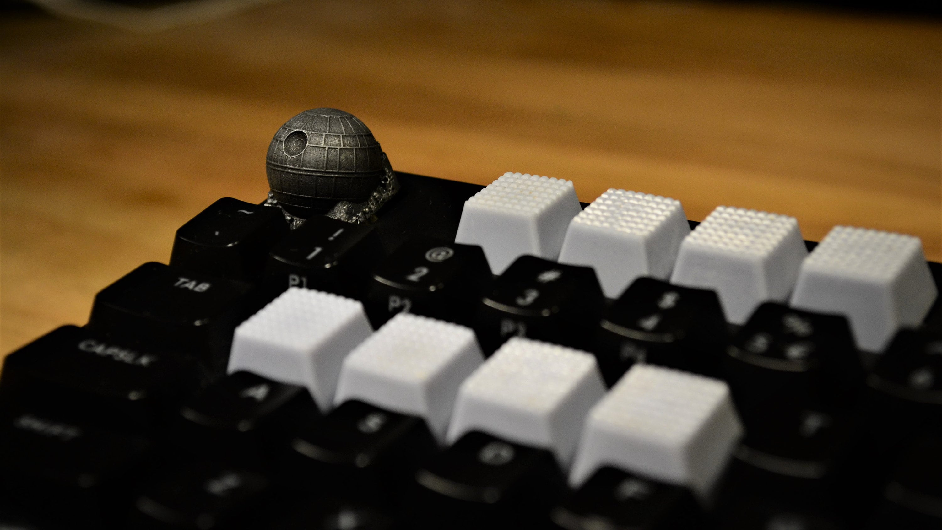 Stat War Custom Artisan Star Trek Resin keycap artisan keycap, Death ...