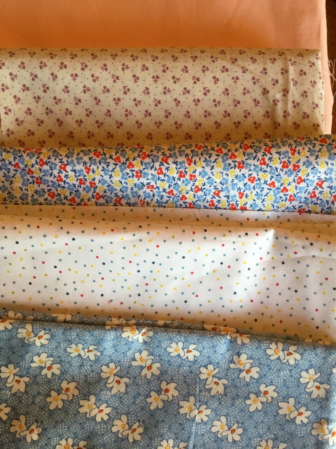 Quilting Fabrics,yardages and Small Cuts. Mostly All Pastel Flower ...