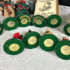Byers' Choice Carolers Collection of 11 Including Adults, Children and ...