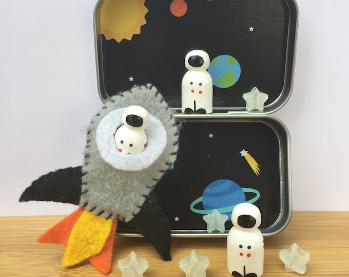 Space Astronaut Rocket Quiet Toy, Peg Dolls, Tin Box - Etsy