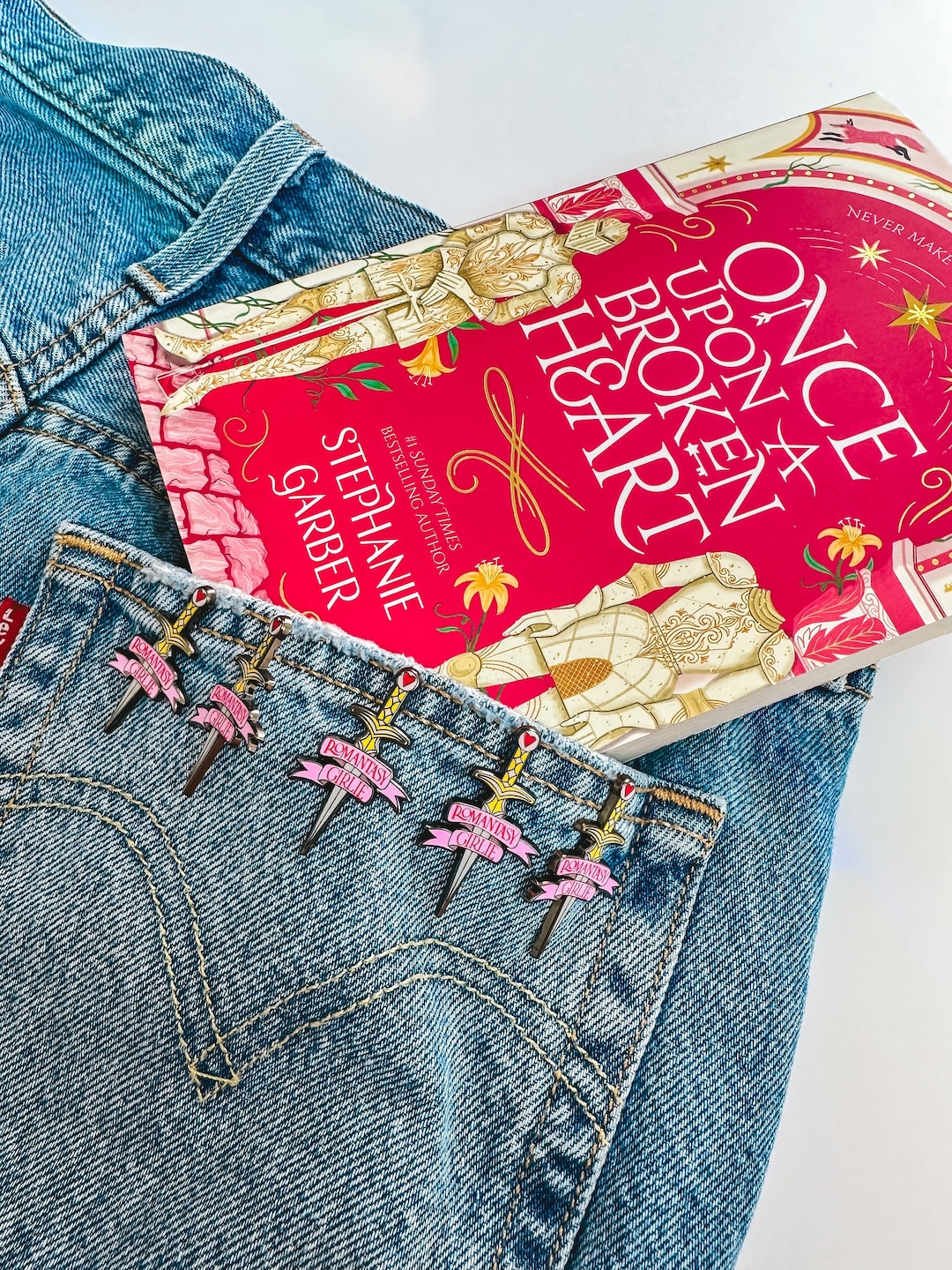 Romantasy Enamel Pin | Pin | Bag Pin | Bookish Merch | Romantasy | Enamel Pin | Bookish Pins - Etsy