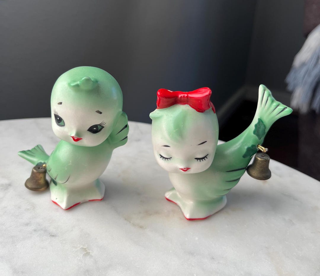 Lefton Green Christmas Birds With Bells, Salt Pepper Shakers, Japan ...