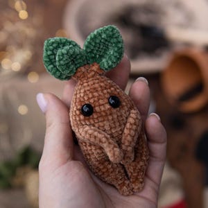 Crochet Mandrake Plant PATTERN, Amigurumi Baby Mandrake Root With Booty ...