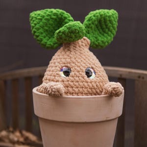Crochet Mandrake Plant PATTERN, Amigurumi Baby Mandrake Root With Booty ...