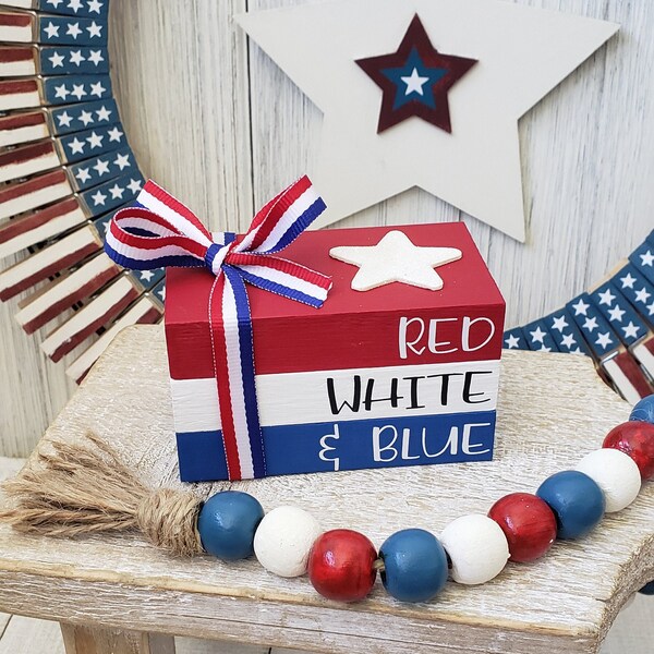 Patriotic Book Stack - Etsy