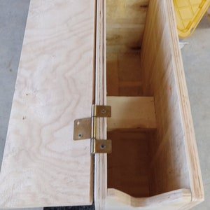 Buddy Box" Goat Kid Dis-budding, Tattooing, Medicating, and Tagging ...