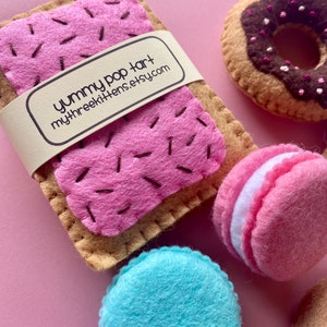 Sweet Little Bakery Box/felt Cookies/felt Cinnamon Roll/felt Macaroons ...