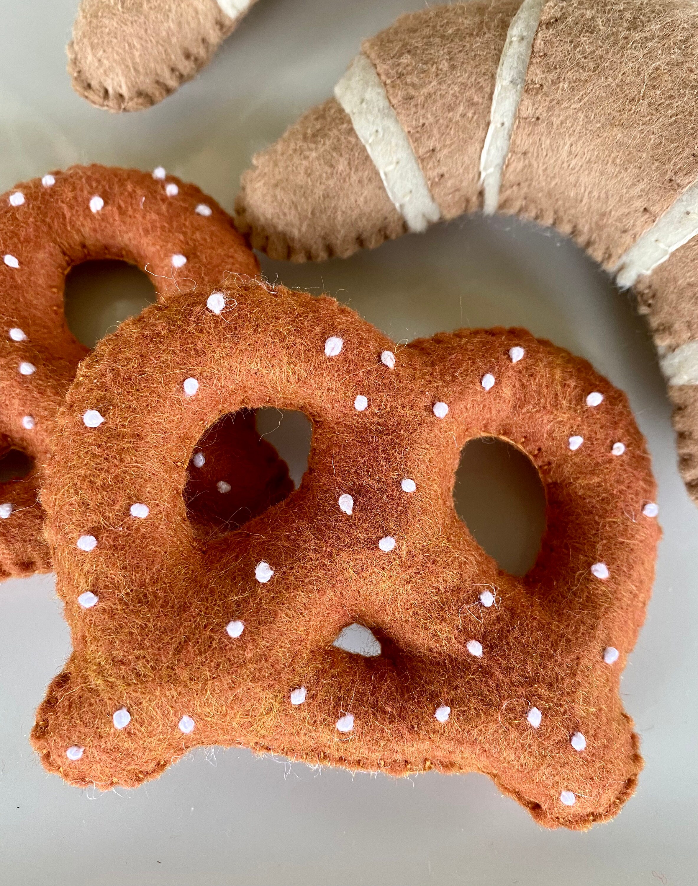 Felt Food Pretzel & Croissant Set, Pretend Play Kitchen - Etsy