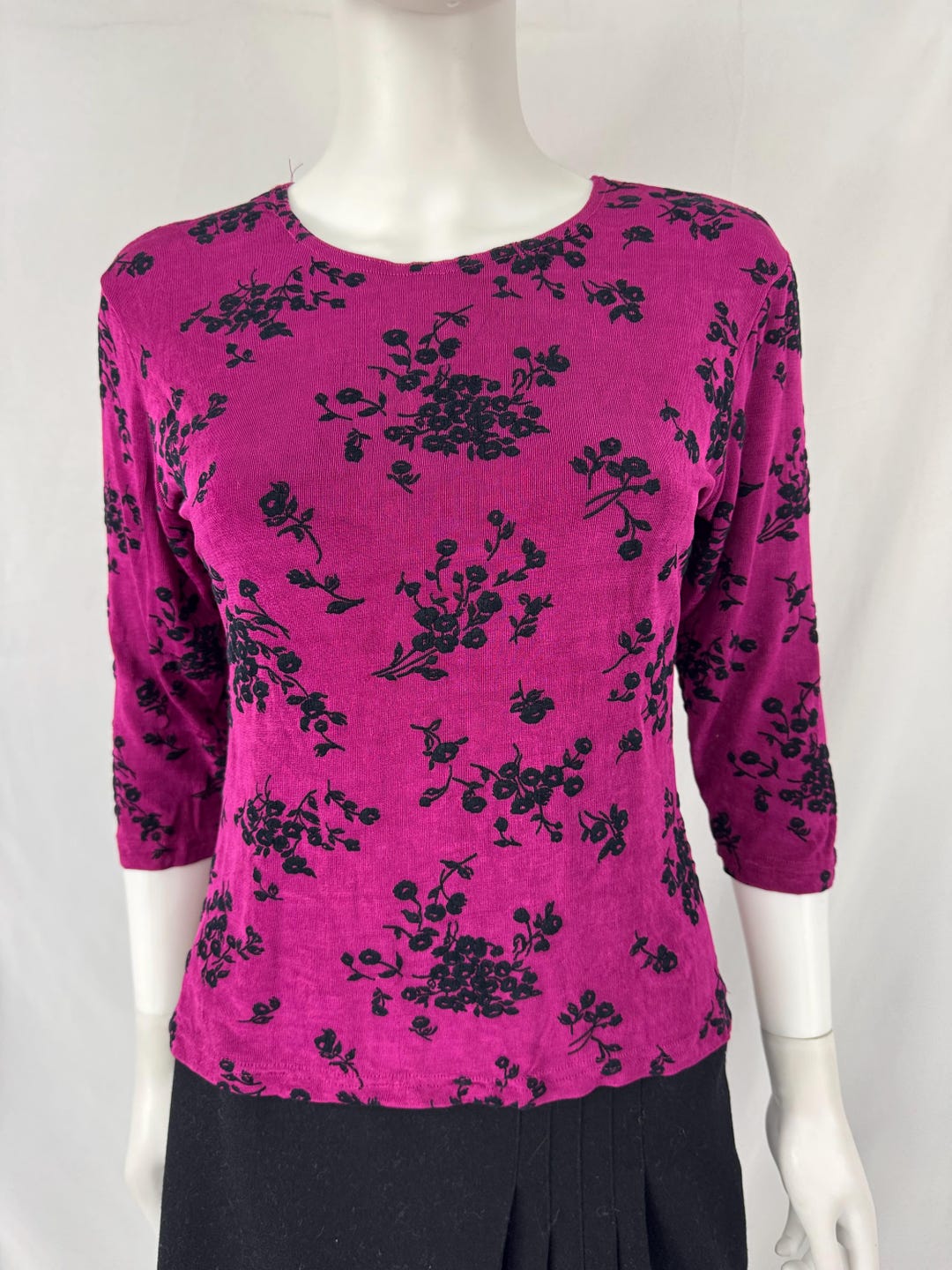 Vintage Y2K Magenta & Black Velvet Floral Detail Long Sleeve by Annie ...