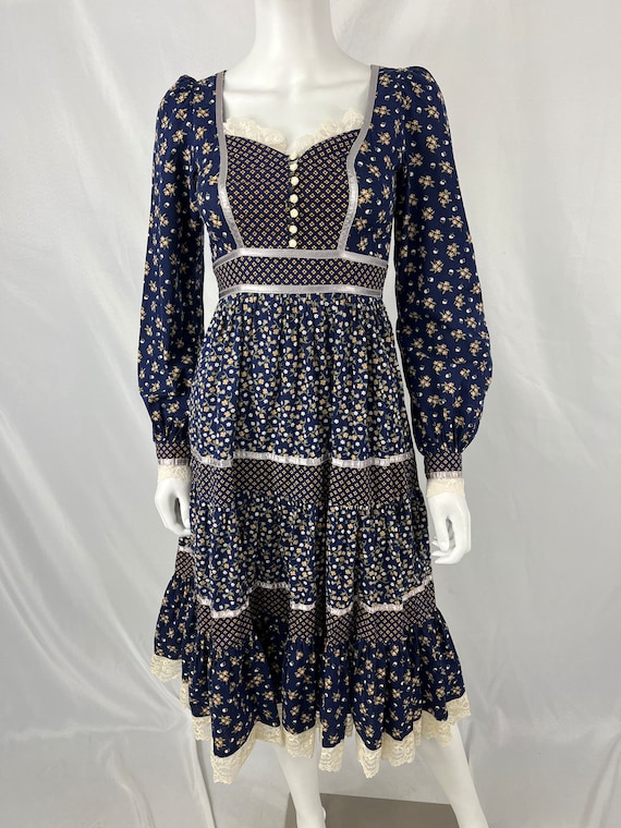 Vintage 70s Blue Calico Floral Prairie Dress By Gunne… - Gem