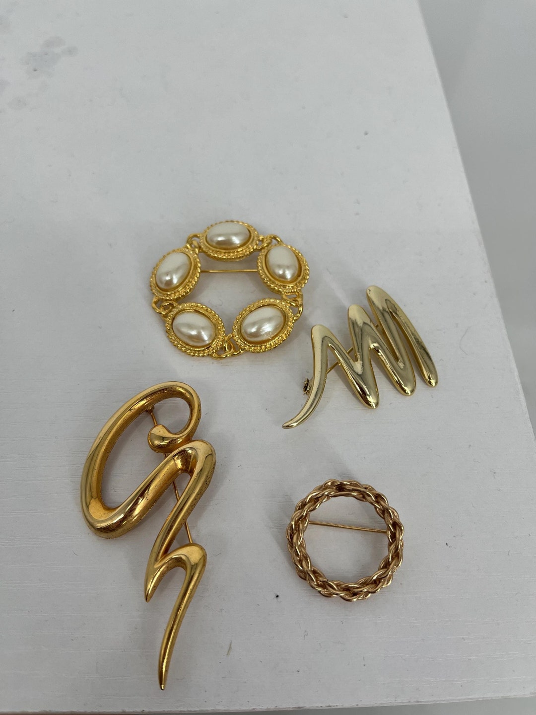 Vintage Gold Colored Broaches/pins 4 Pack PLEASE See Item Description ...