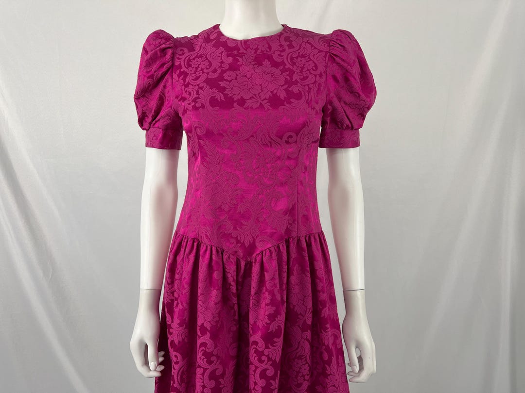Vintage 80s Pink Short Sleeve Dress With Bow Details by Maggie Breen ...