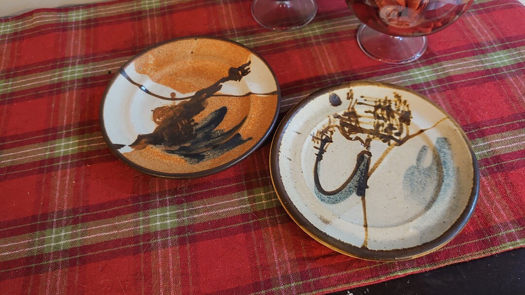 Two Stylish Earthenware Kelso Pottery Plates - Very Good to Excellent ...