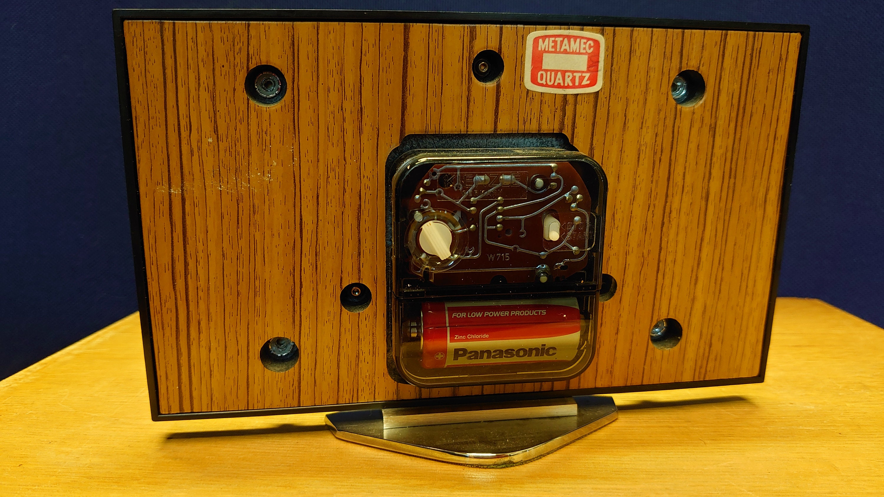 Metamec 1960s Quartz Clock. Roman Numerals. 20.5cm wide | Etsy