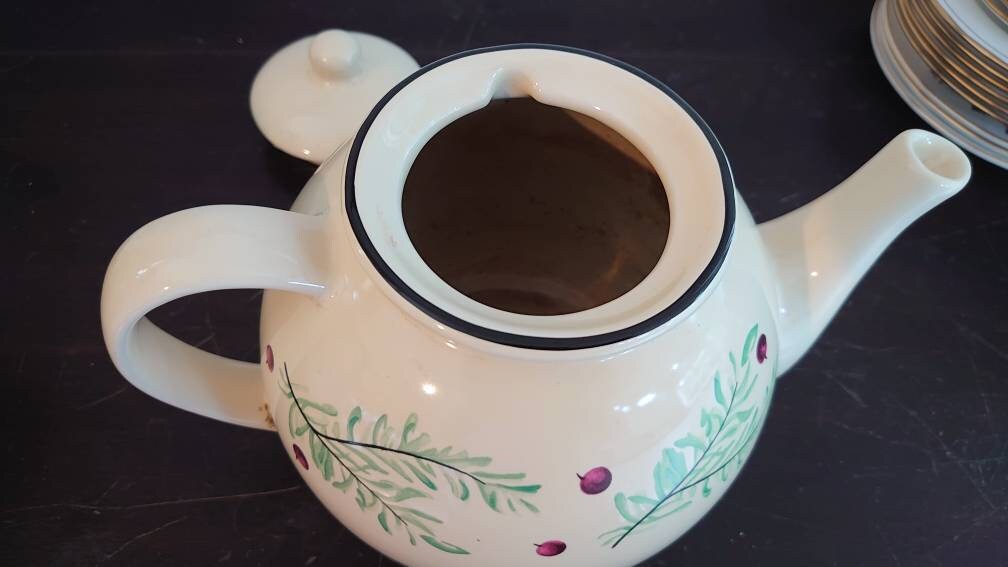 Rayware Plum Teapot circa 80s | Etsy