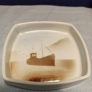 Highbank Porcelain Small Vase and Trinket Tray - Excellent Condition ...