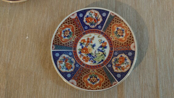 Three Japanese Pin Dishes - Two Imari - All Handpaint… - Gem
