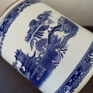 Ringtons Biscuit /cookie Jar. Designed by Wade. Willow Pattern. Blue ...