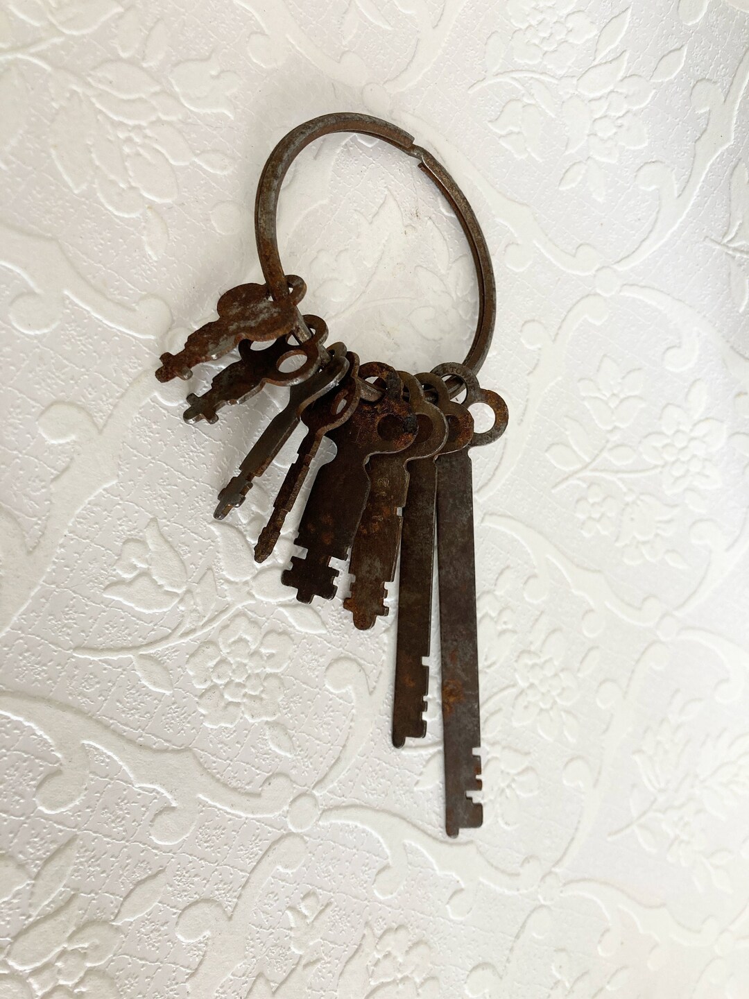 Vintage Skeleton Keys on Ring Rusty Crusty Patina - Etsy