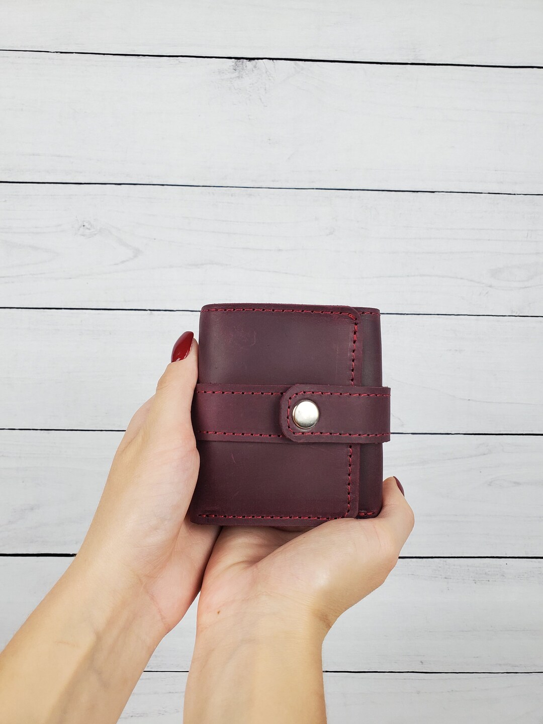 Handmade Leather Tri-fold Wallet: Classic Women's Card & Cash Organizer ...