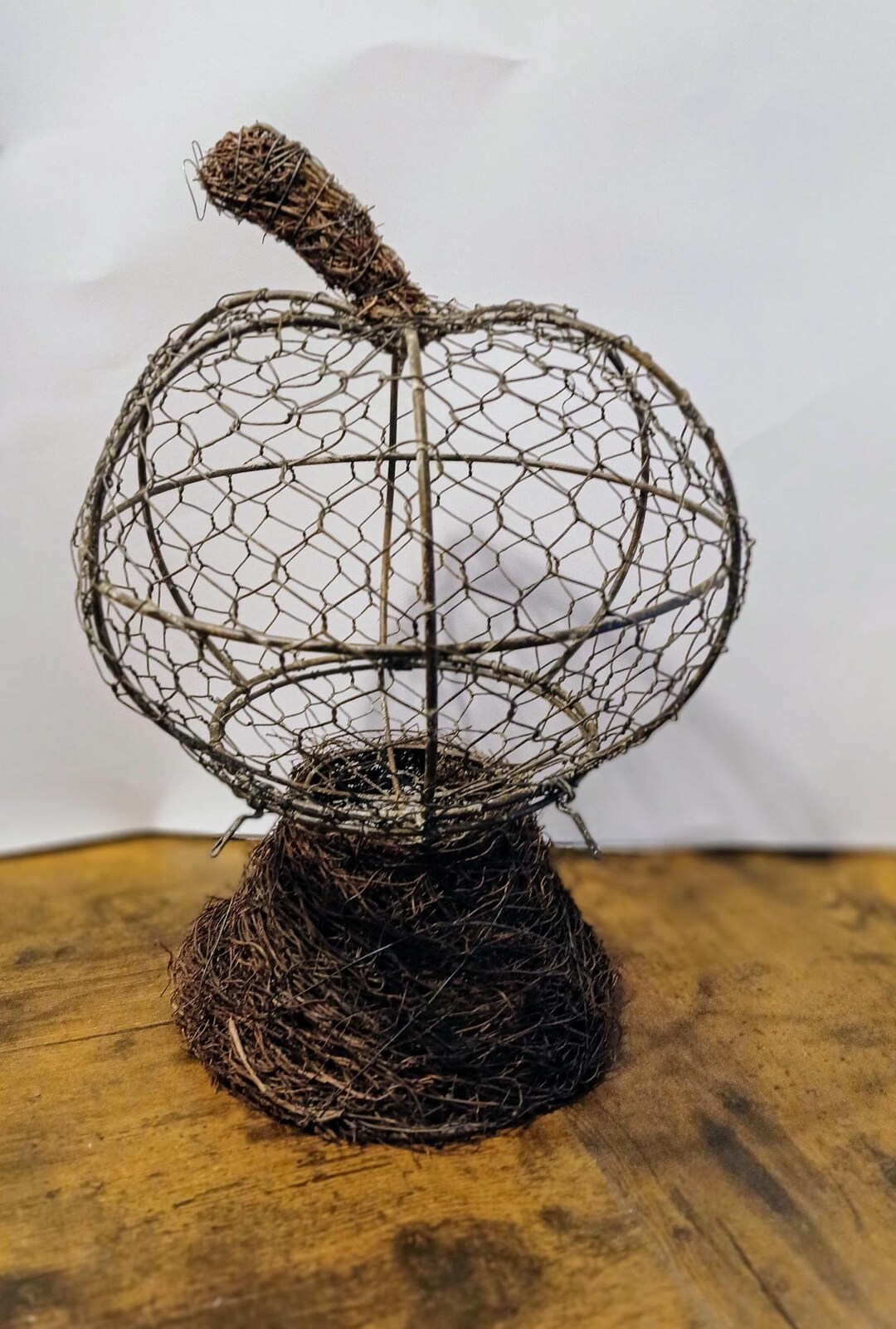 French Country Chicken Wire Pumpkin Egg 13 Basket With Rattan Base Used ...