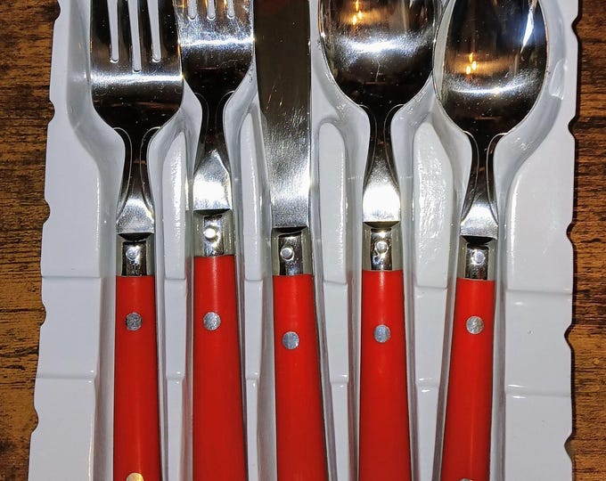 CAFE Red Stainless Steel Red Handle 20 Piece Flatware New in Box Made ...