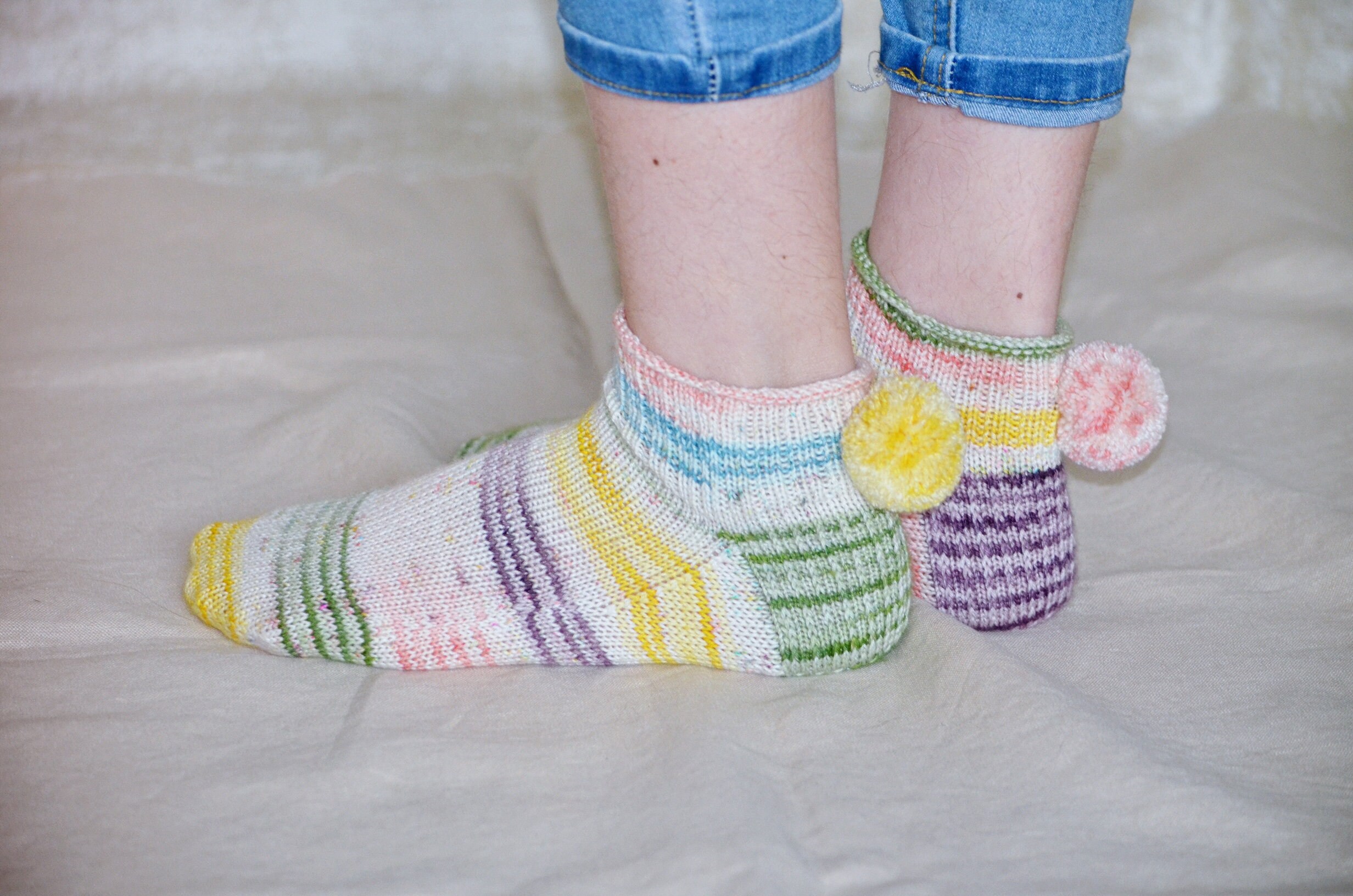 Welcome Spring Socks Knitting Pattern. Instant Download | Etsy