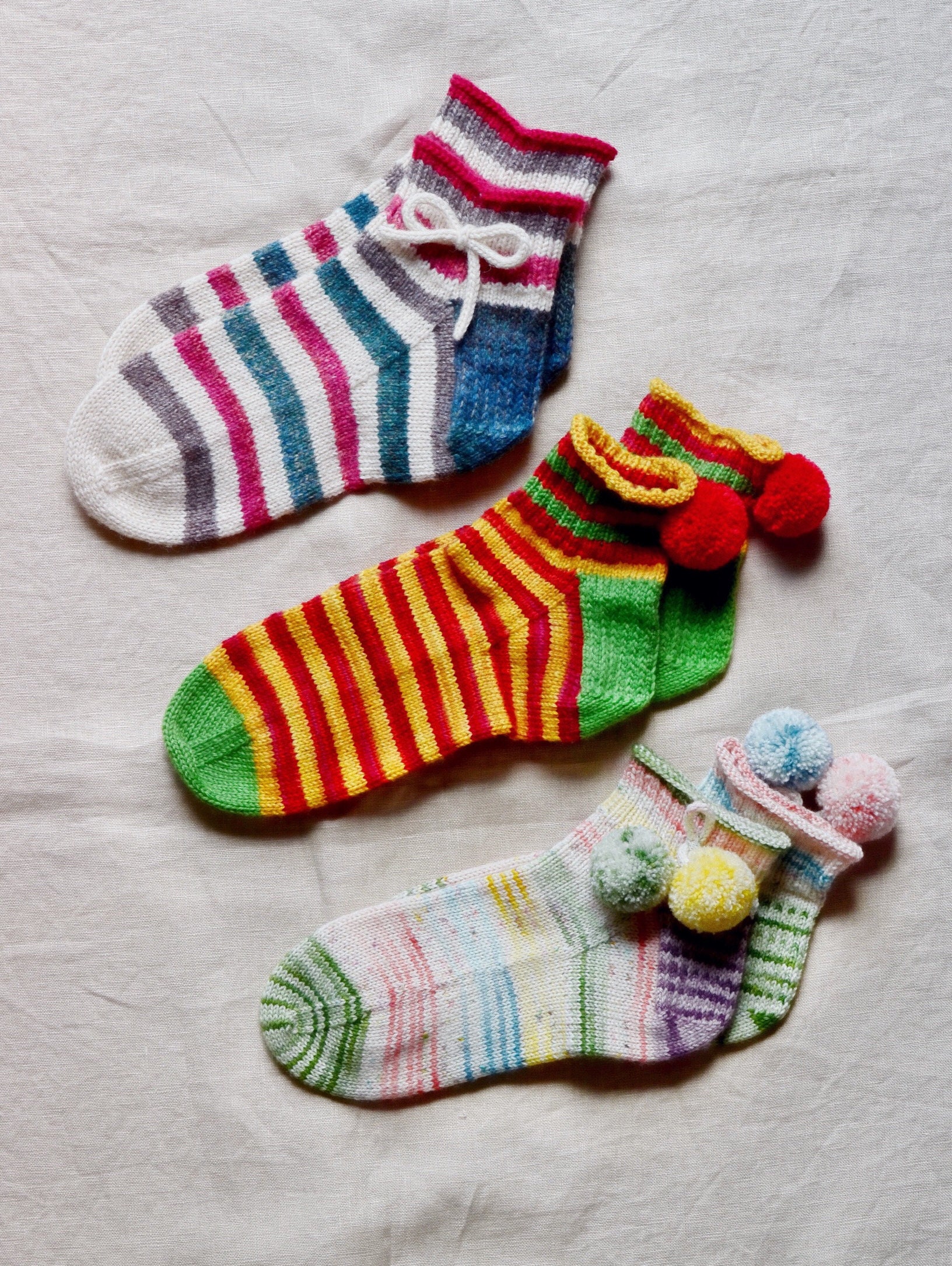 Welcome Spring Socks Knitting Pattern. Instant Download | Etsy