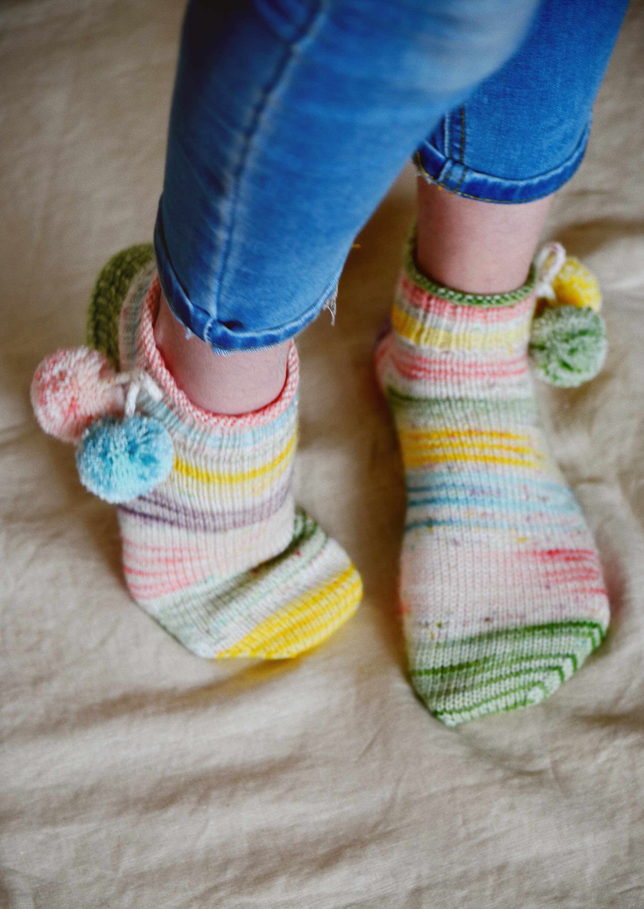 Welcome Spring Socks Knitting Pattern. Instant Download | Etsy
