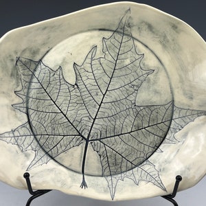 Ceramic Handmade Round Porcelain Leaf Plate With Sycamore Leaf ...