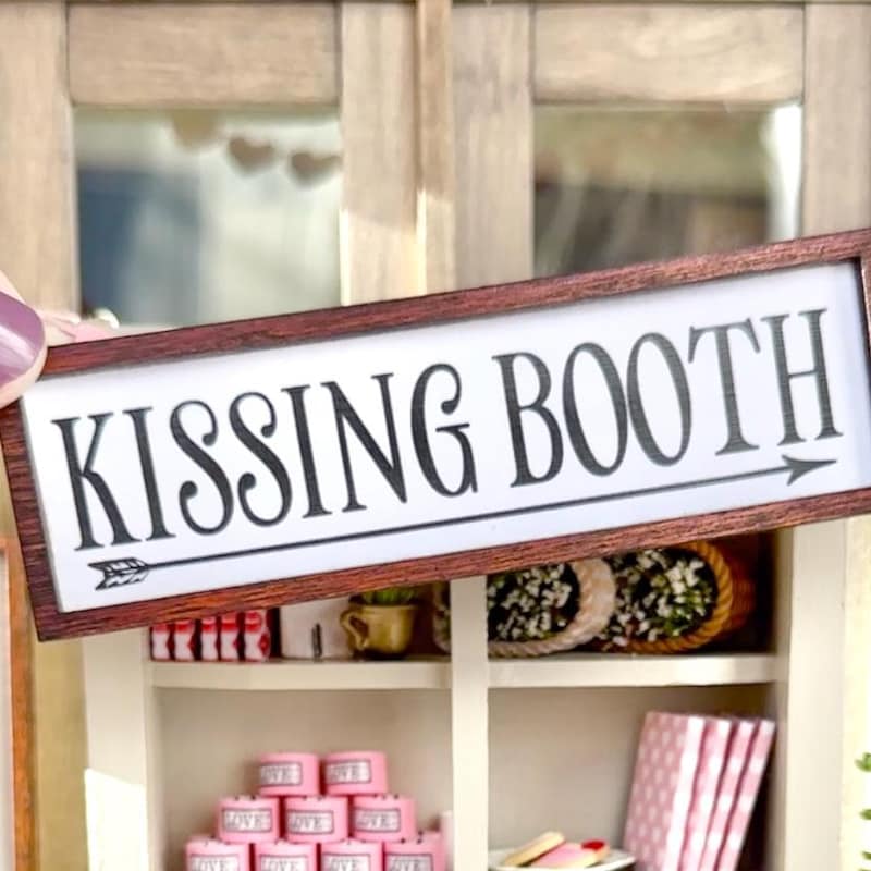 Kissing Booth Sign - Etsy