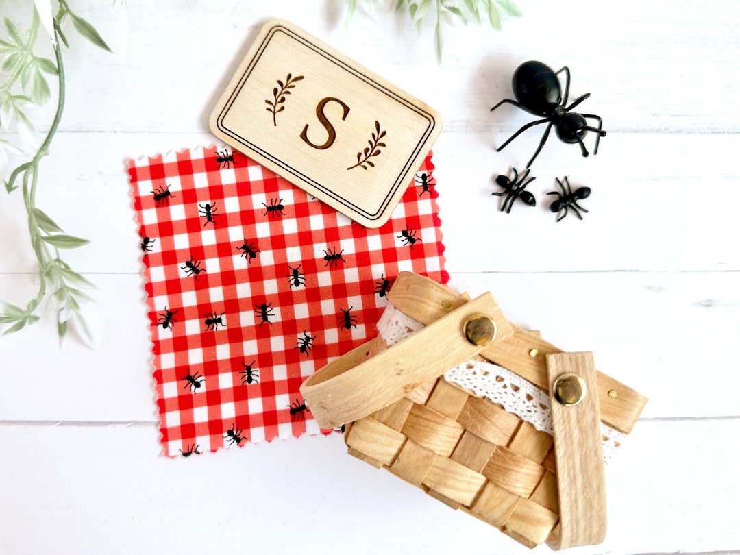 Miniature Ants & Gingham Picnic Basket | 6 Piece Set | Tiered Tray ...