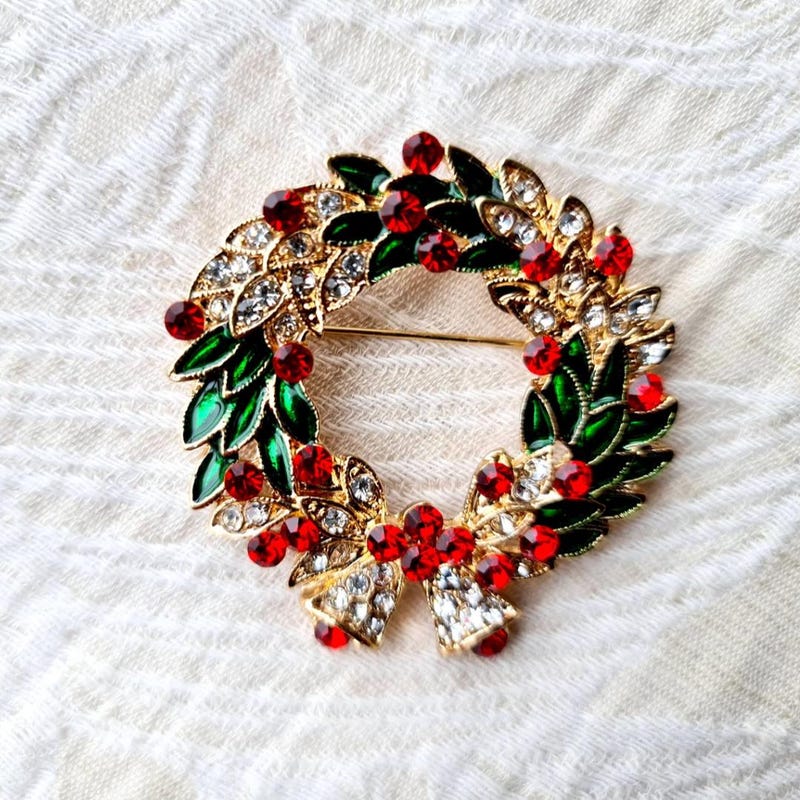Christmas Brooch - Etsy