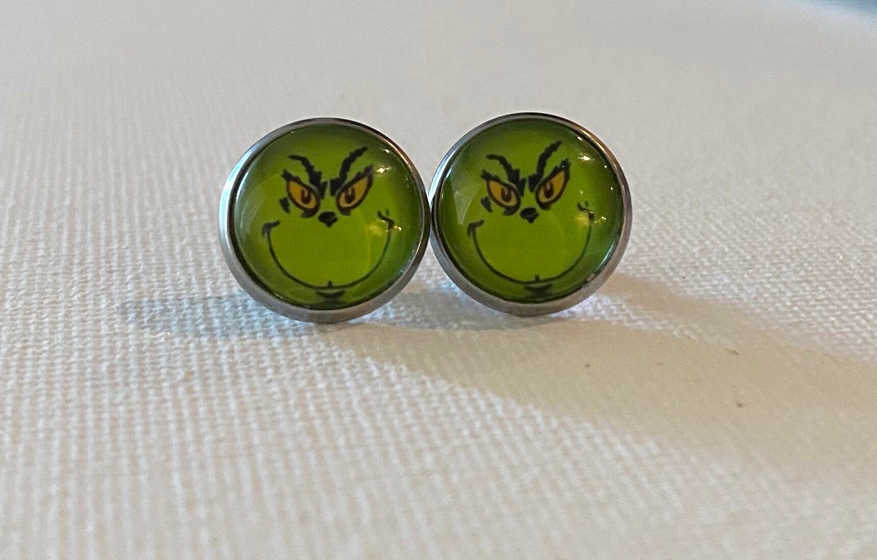 12mm & 8mm Grinch Face Studs - Etsy