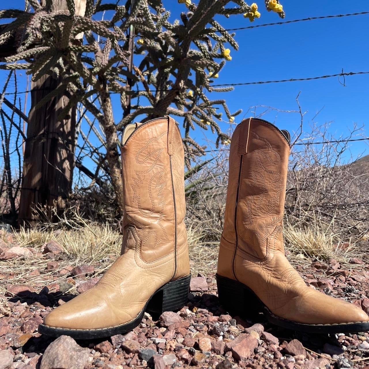 Vintage Pointed Toe Tan Leather Cowboy Boots Smoky Mountain Boots. Size ...
