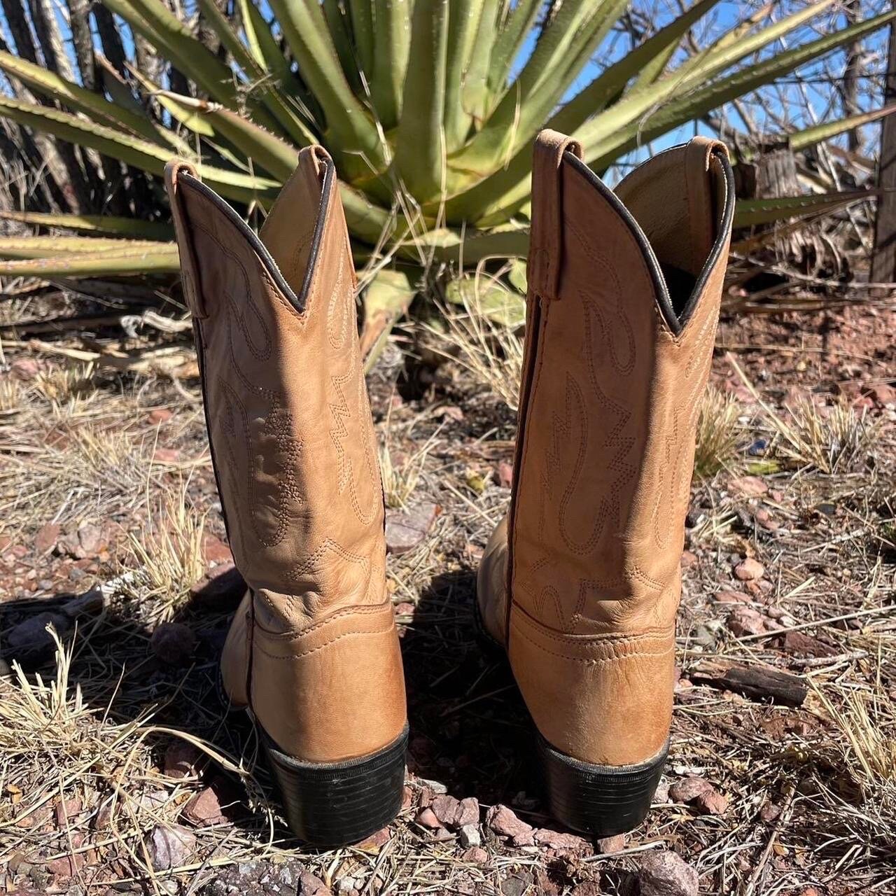 Vintage Pointed Toe Tan Leather Cowboy Boots Smoky Mountain Boots. Size ...