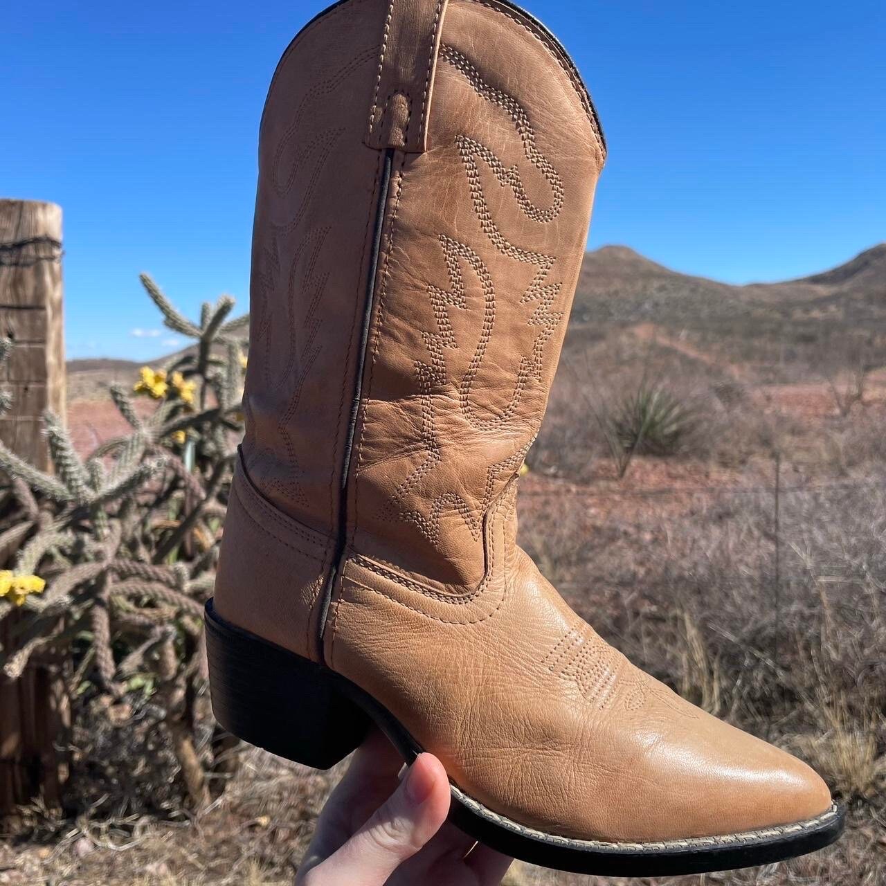 Vintage Pointed Toe Tan Leather Cowboy Boots Smoky Mountain Boots. Size ...