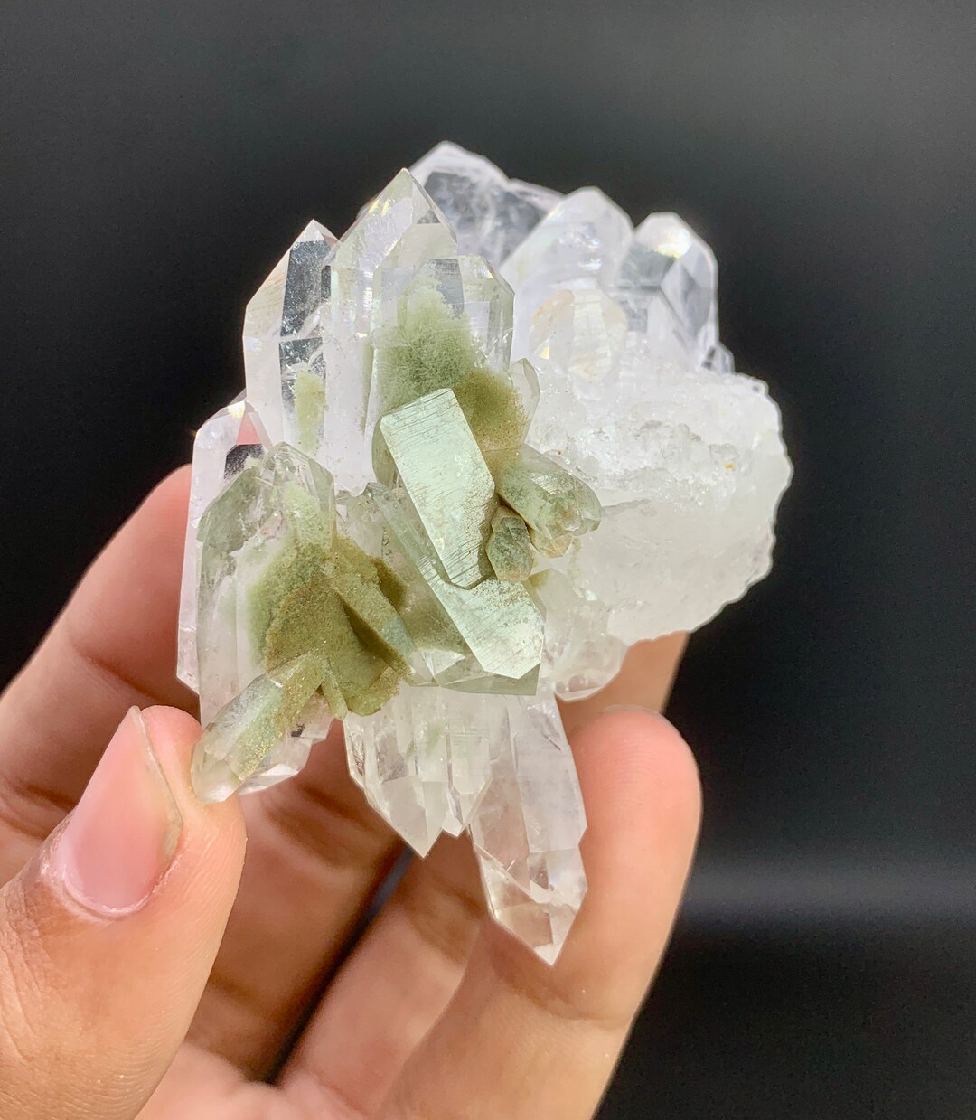 81 Gram. Chlorine Quartz, Quartz Crystal, Very Interesting Damaged Free ...