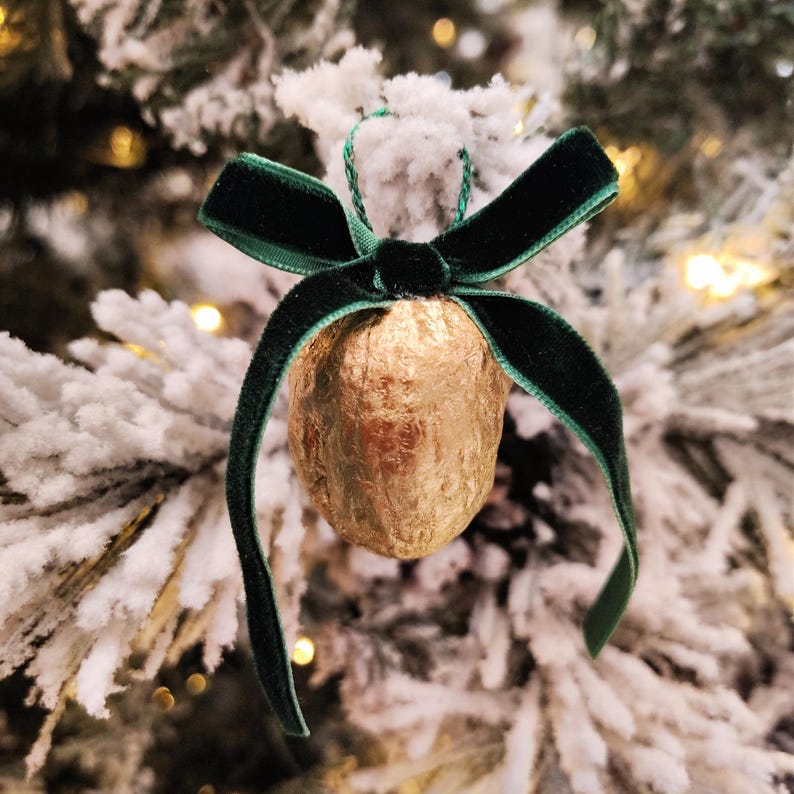 Gold Leaf Walnut Christmas Ornaments, Hanging Walnut Shell Decoration ...