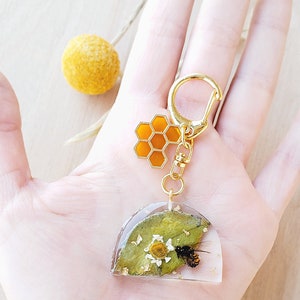 Real Honey Bee Keychain, Naturally Preserved Bee, Insect in Resin ...