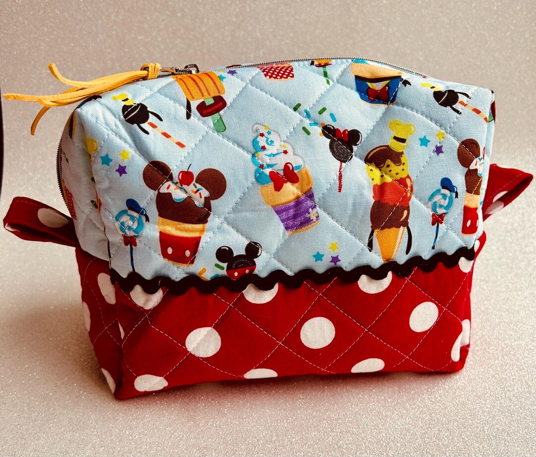 Custom Quilted Cotton Cosmetic Bucket Bag. Quilted Toiletry/travel Bag ...