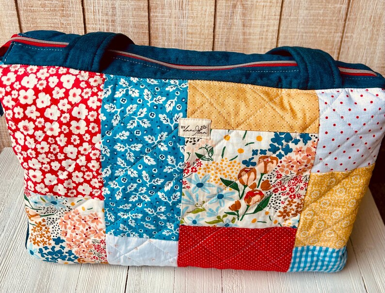 Handmade Quilted Patchwork Tote Bag: Cotton Shoulder Bag With Zipper - Etsy