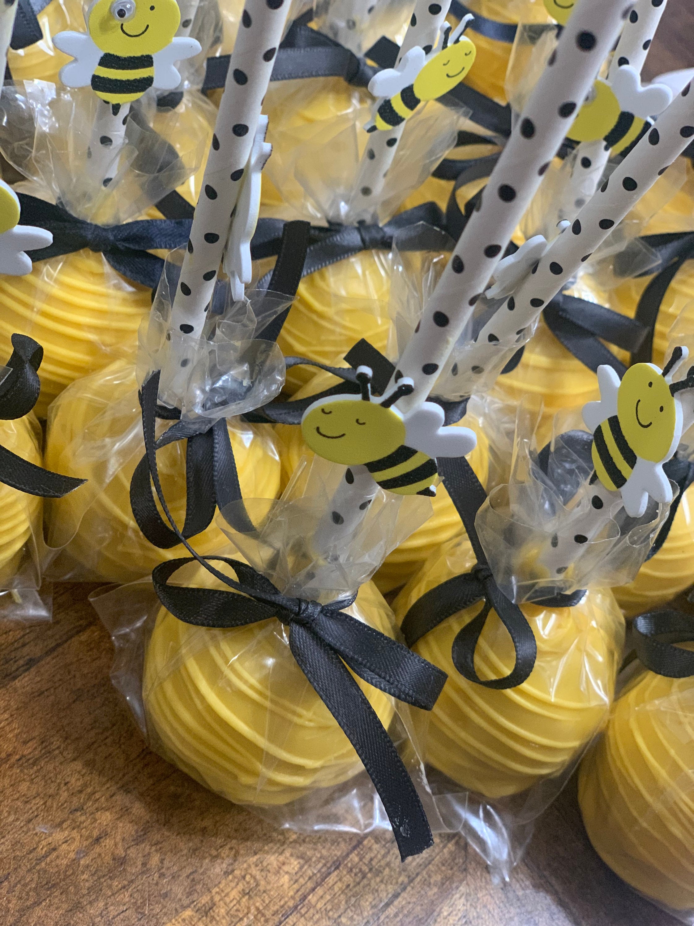 12 Bumble Bee Cake Pops - Etsy