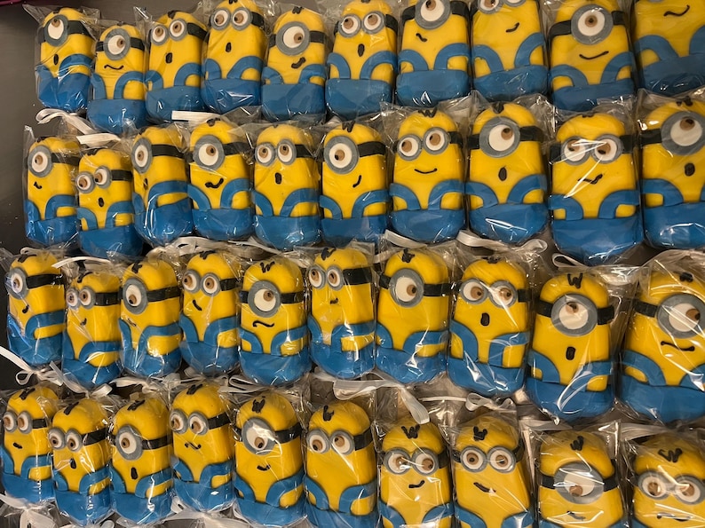 60 Minion Cake Popsicles - Etsy